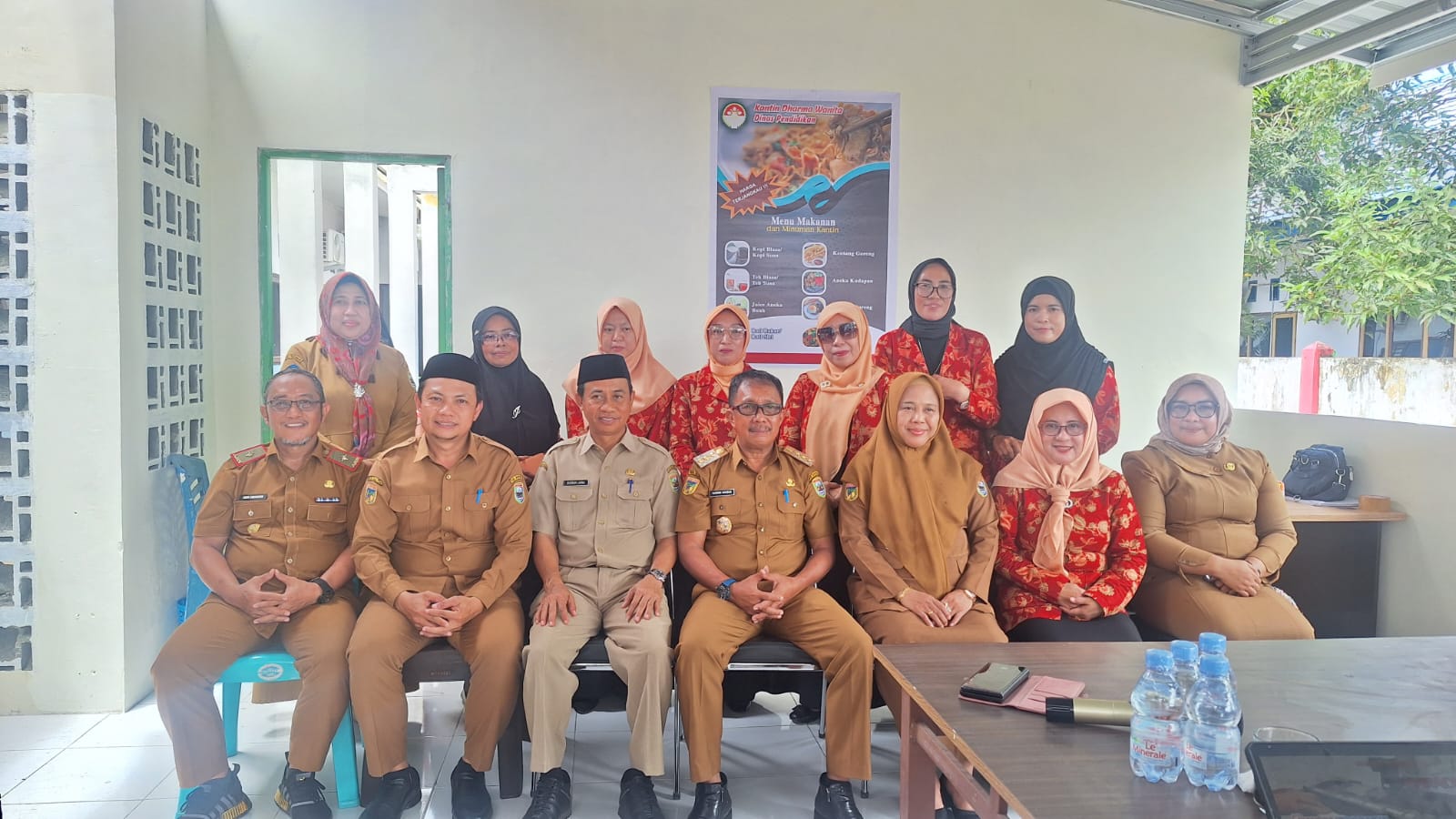 KABUPATEN MOROWALI - Pj Bupati Yusman Mahbub Resmikan Kantin DWP Unit Dinas Pendidikan Morowali